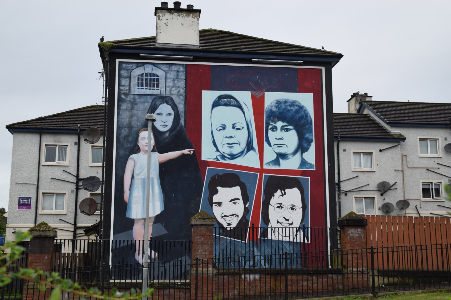 Exploring Derry – The Incredible Bogside Murals – HopsSkipsandJumps
