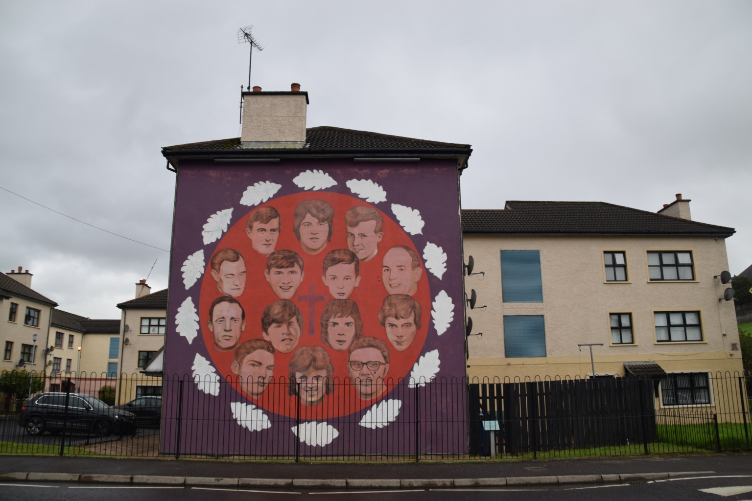 Exploring Derry – The Incredible Bogside Murals – HopsSkipsandJumps